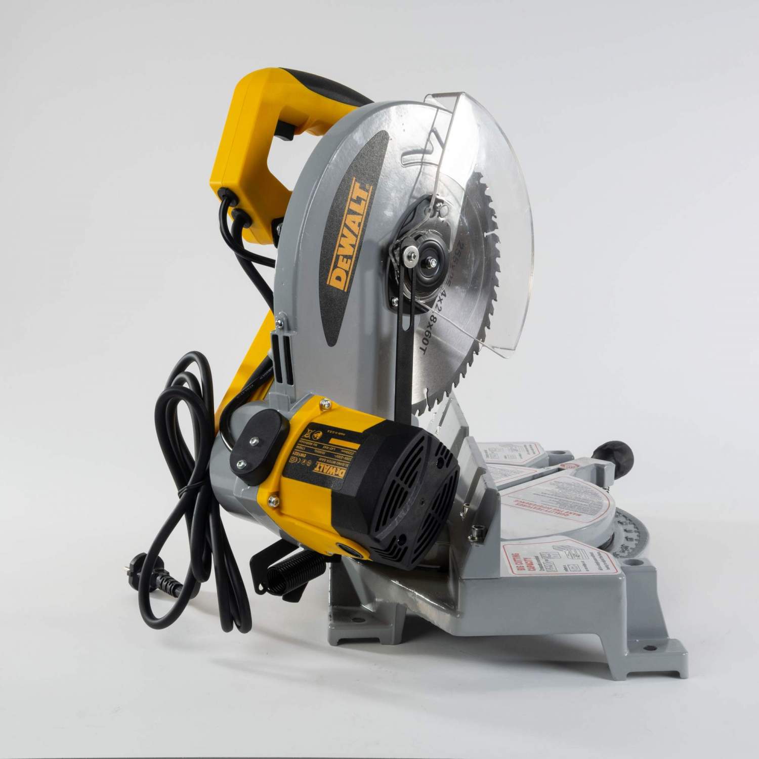 Торцовочные пилы DeWalt - купить торцевые пилы ДеВолт, цены на Мегамаркет