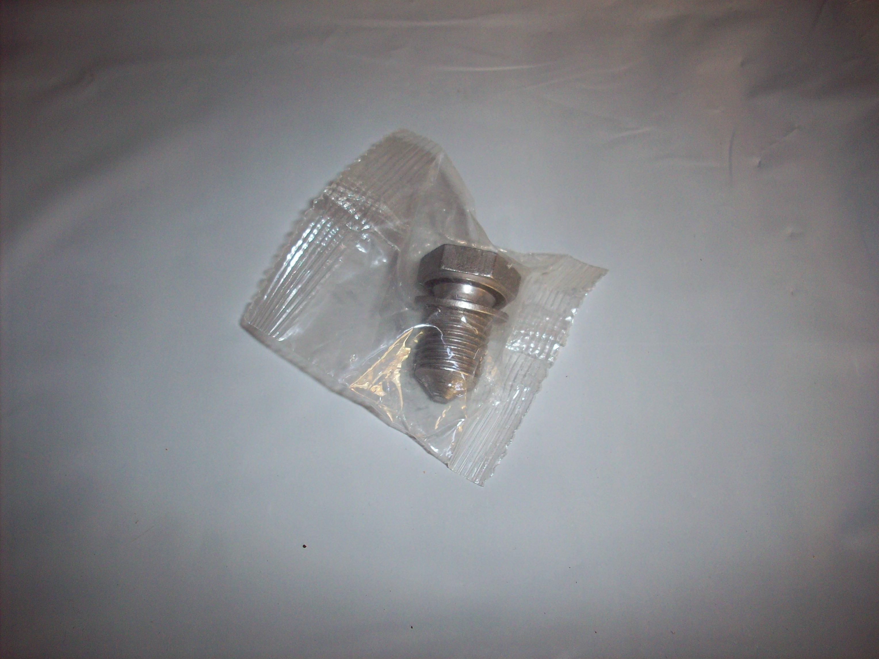 Пробка поддона сливная VAG N90813202 - купить в Москве, цены на ...