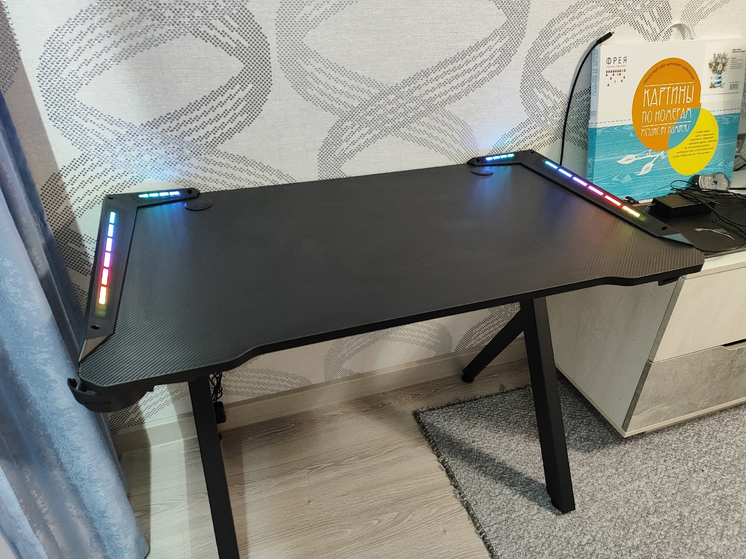 Стол игровой Defender Electro RGB с подставкой под кружку и подвесом ...